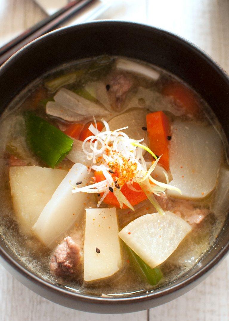 Tonjiru (Pork and Vegetable Miso Soup) - RecipeTin Japan