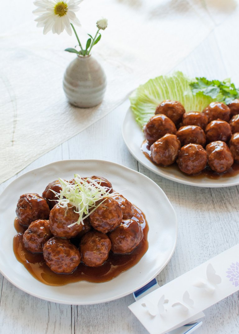 Japanese Pork Meatballs (Niku-dango) with Two Sauces - RecipeTin Japan
