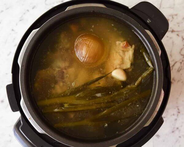 Home-made Ramen Broth Recipe - RecipeTin Japan