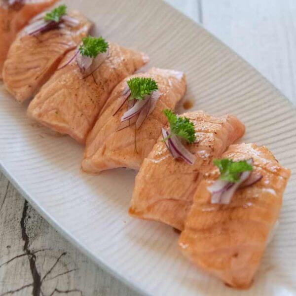 Seared Salmon Nigiri (Aburi Salmon) - RecipeTin Japan