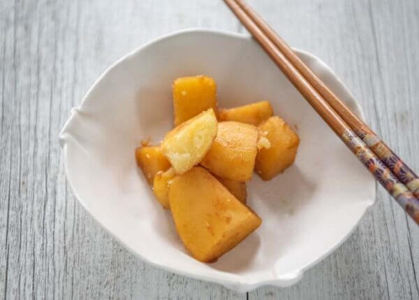 Simmered Potatoes (Jagaimo Nikorogashi) - RecipeTin Japan