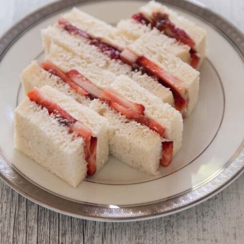 Ichigo Sando (Strawberry and Cream Sandwich) - RecipeTin Japan