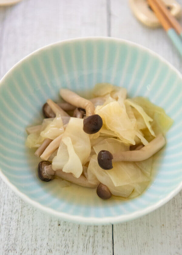 Cabbage and Shimeji Mushrooms Ohitashi Salad - RecipeTin Japan