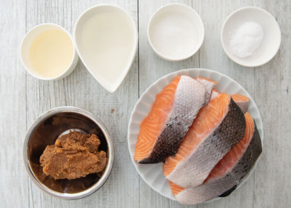 Miso Marinated Salmon (Salmon Misozuke) - RecipeTin Japan