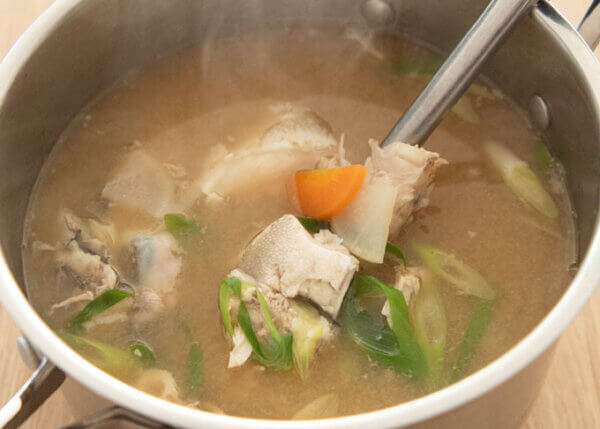 Miso Soup with Kingfish Head (Kingfish Arajiru) - RecipeTin Japan